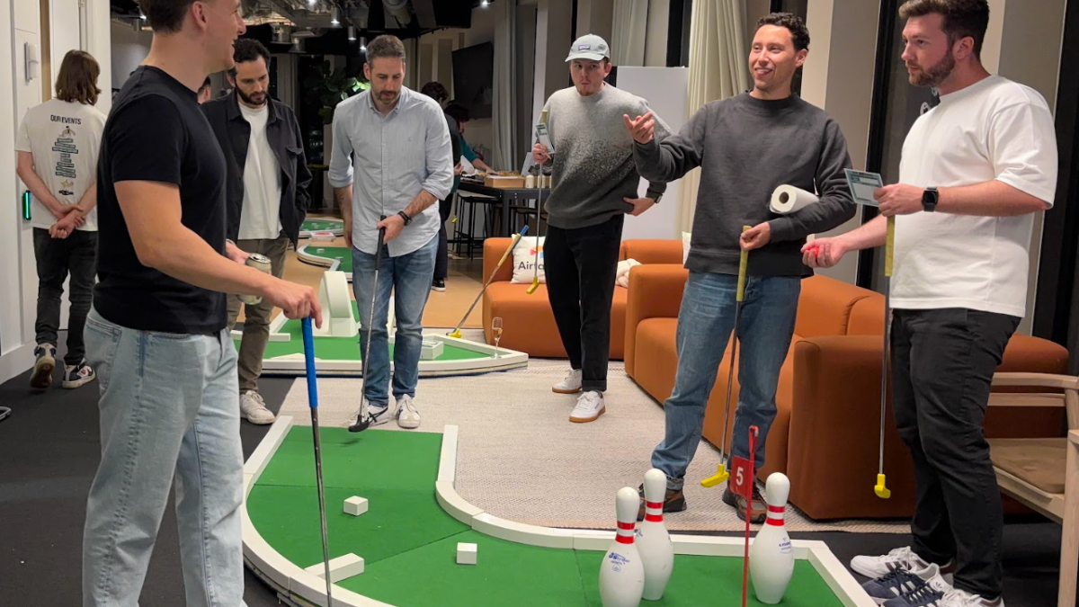 Mini Golf Team Building Games For Groups & Corporate Events - Big Smoke ...